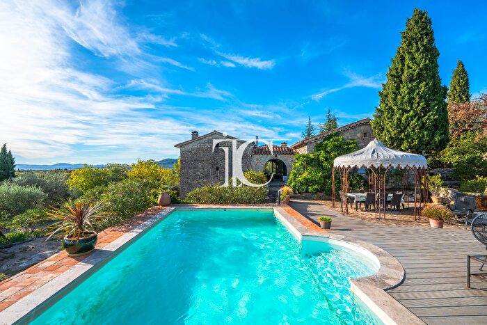 Maison à vendre - Banne - 8 pièces - 5 chambres