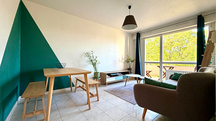 Appartement 2 pièces à Évry, Aguado, à vendre
