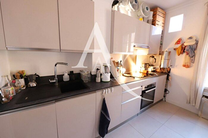 Appartement à louer - Gare, Chatou - 3 pièces - 2 chambres