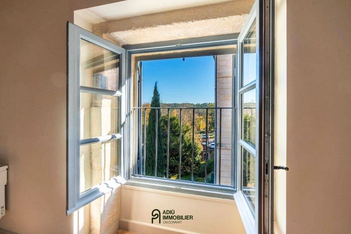 Centre Est, Uzès : Appartement 3 pièces à louer