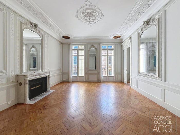 Centre ville, Bordeaux : Appartement 4 pièces à louer