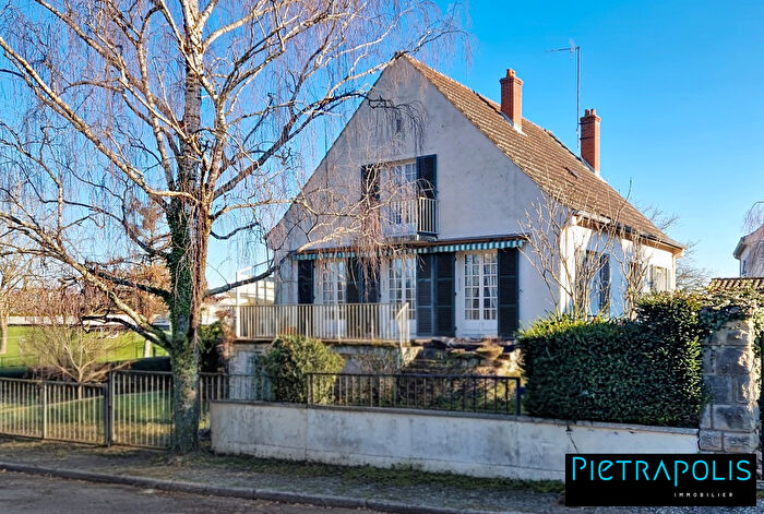 Maison à vendre - La Clayette - 5 pièces - 4 chambres