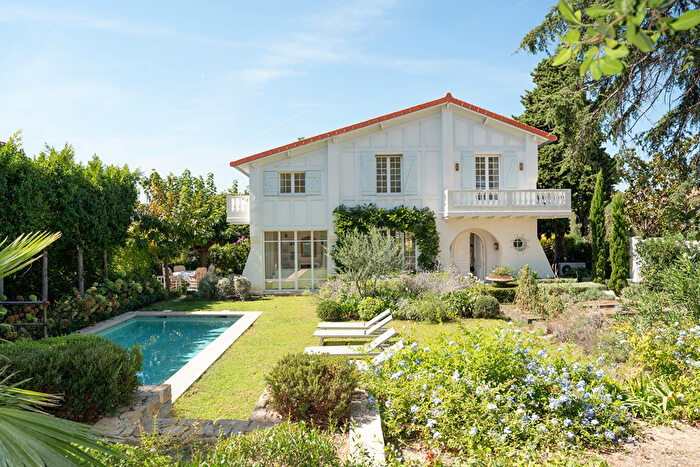 Antibes, Antibes-les-Pins, Trianon, Le Fournel, Peyregoue : Maison 4 pièces à vendre