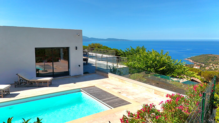 Maison 9 pièces à vendre à Vico