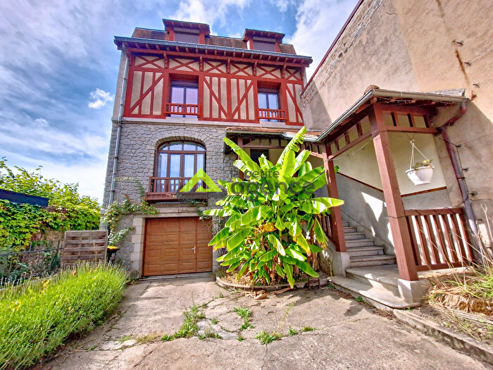 Maison 8 pièces à vendre - La Celle-Dunoise