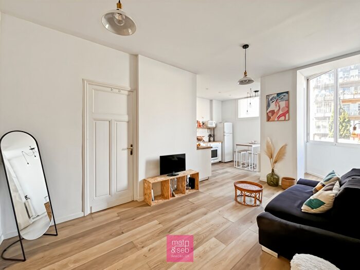 Appartement à vendre - Marseille e , Cinq Avenues - 3 pièces - 2 chambres