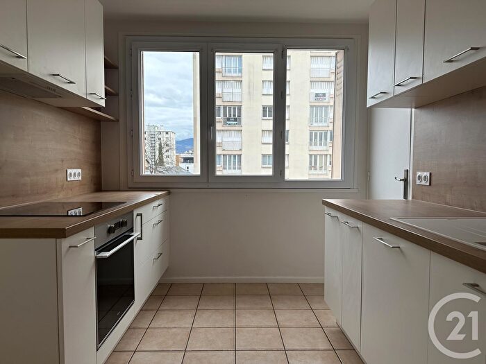 Appartement à louer - Grenoble, Bajatière - 4 pièces - 3 chambres