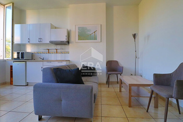 Appartement à louer - Marseille e , Cinq Avenues - 2 pièces - 1 chambre