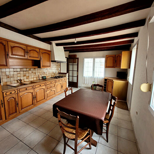 Maisons à vendre et appartements à louer - 1