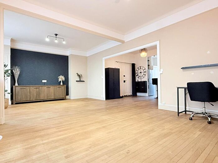 Appartement à vendre - Troyes, Gare - 4 pièces - 2 chambres