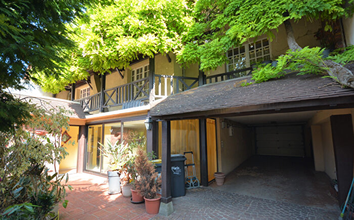 Maison à vendre - Maisons-Alfort - 11 pièces - 8 chambres