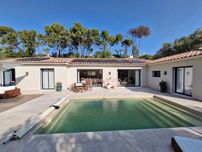 Maison à vendre - Ollioules, Faveyrolles, Chateauvallon - 5 pièces - 4 chambres