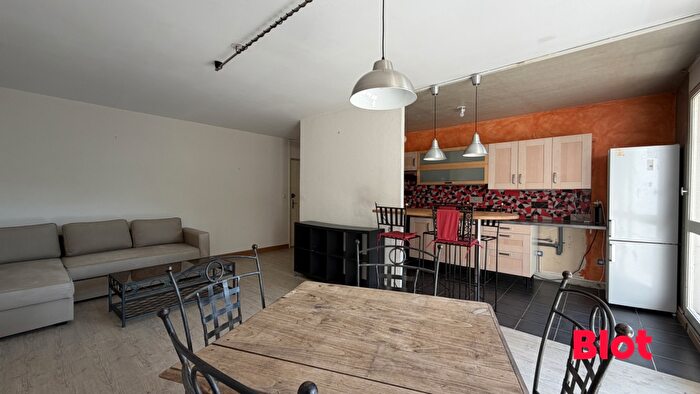 Quartiers Sud-Est, Italie : Appartement 4 pièces à louer