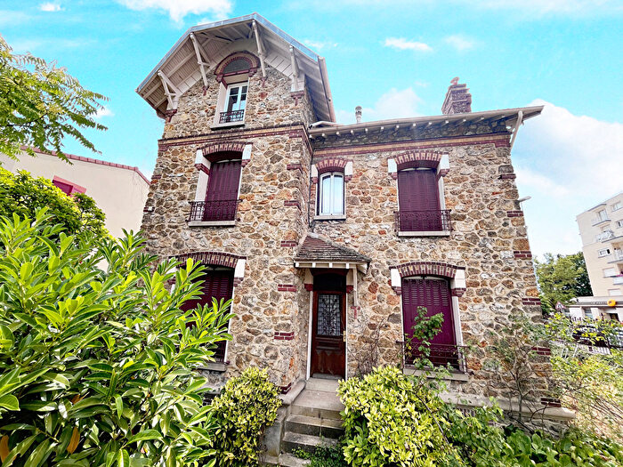 Maison 9 pièces à vendre à Achères, Centre-ville, Cité de la Barricade