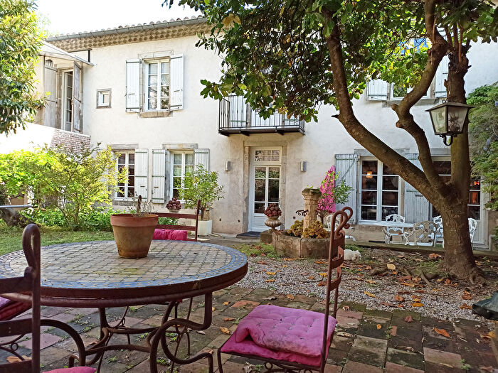 Maison 12 pièces à Castres, à vendre