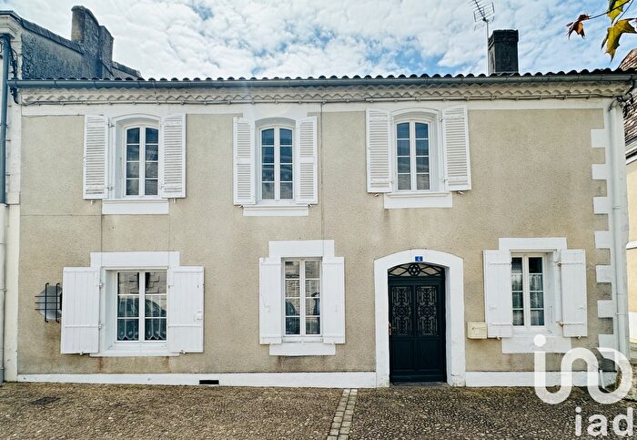 Maison à vendre - Neuvic - 7 pièces - 6 chambres