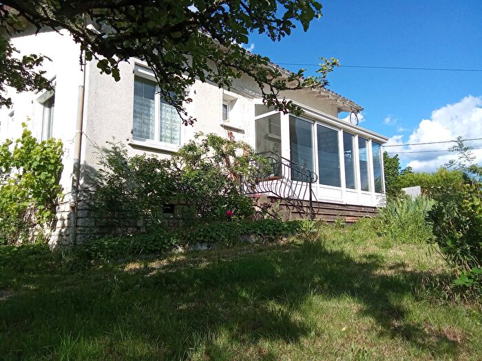 Piégut-Pluviers : Maison 4 pièces à vendre