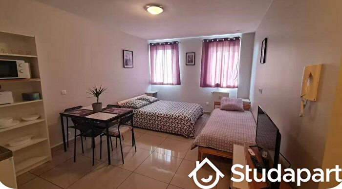 Appartement à louer - General de Gaulle-Iles, Montfermeil - 1 pièce