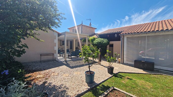 Maison 6 pièces à La Crèche, à vendre