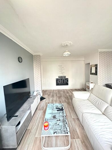 Appartement à vendre - Mantes-la-Ville, Louise Michel - 4 pièces