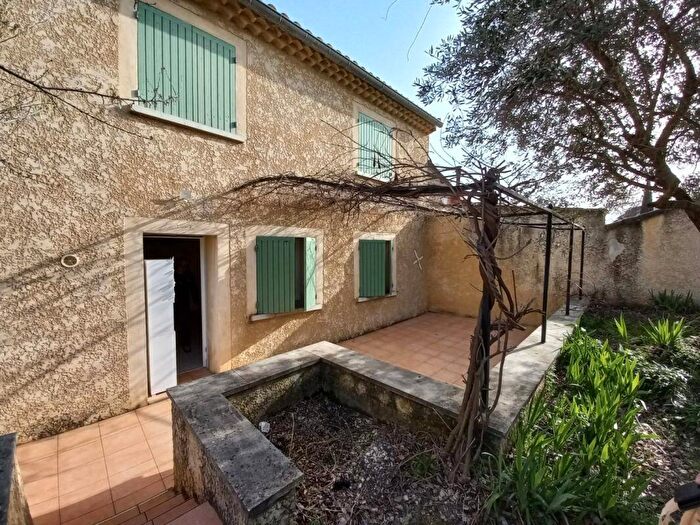 Maison à louer - Peripherie, Bourg-Saint-Andéol - 4 pièces - 3 chambres