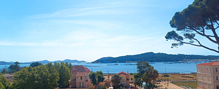 Appartement à vendre - La Seyne-sur-Mer, Sud - 3 pièces - 2 chambres