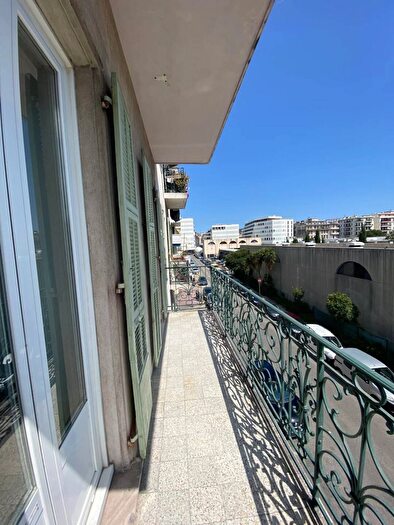 Appartement à louer - Thiers, Nice - 3 pièces - 2 chambres