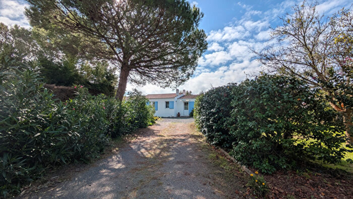 Maison à vendre - Lîle-dYeu - 6 pièces - 4 chambres