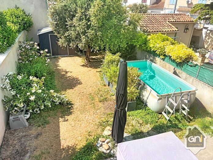 Maison 5 pièces à Sénas, à vendre