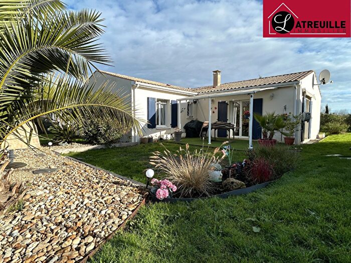 Maison à vendre - Saint-Simon-de-Pellouaille - 4 pièces - 3 chambres