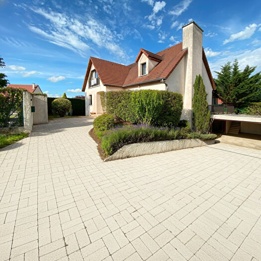Maison 8 pièces à vendre à Daix
