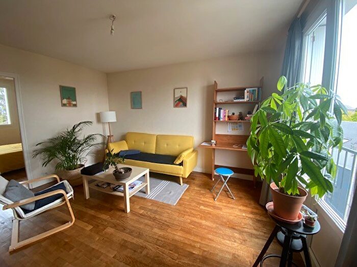 Quartiers Sud-Ouest, Sainte-Thérèse : Appartement 3 pièces à louer