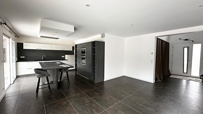 Maison 6 pièces à Saint-Jean-d'Illac, à vendre