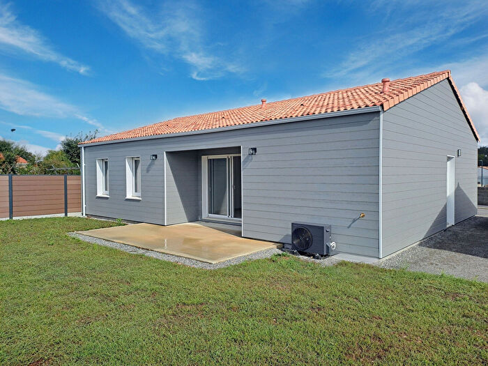 Maison à vendre - Froidfond - 4 pièces - 3 chambres