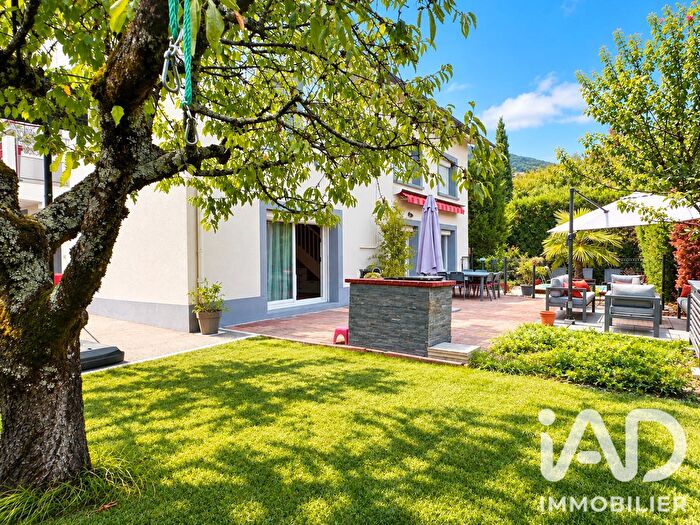 Appartement 8 pièces à Voiron, Centre-ville, Gare, à vendre