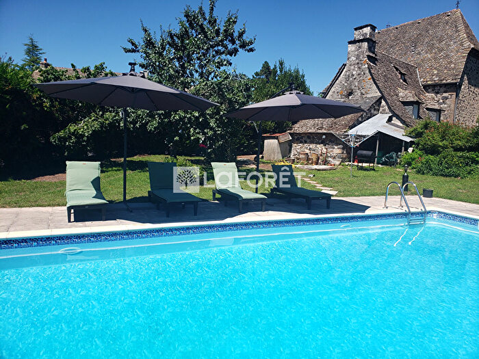 Maison à vendre - Raulhac - 8 pièces - 4 chambres