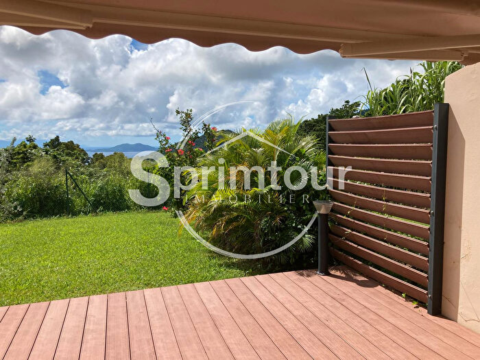 Appartement à louer - Gourbeyre - 4 pièces - 3 chambres