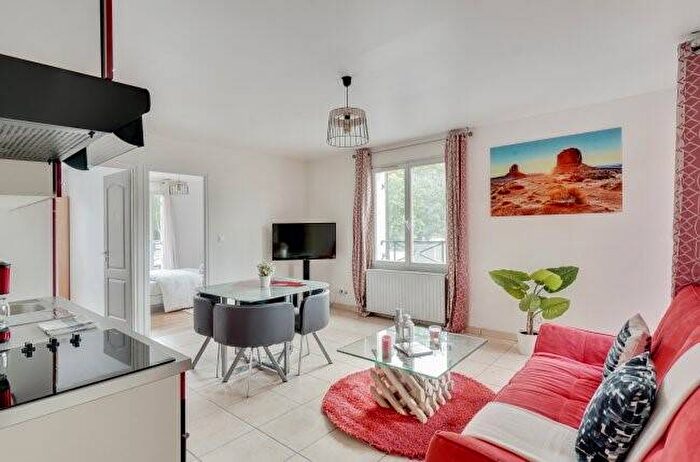 Appartement à louer - Cochennec Péri, Aubervilliers - 3 pièces - 2 chambres