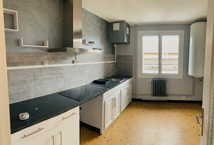 Appartement à louer - Ussel - 3 pièces - 2 chambres