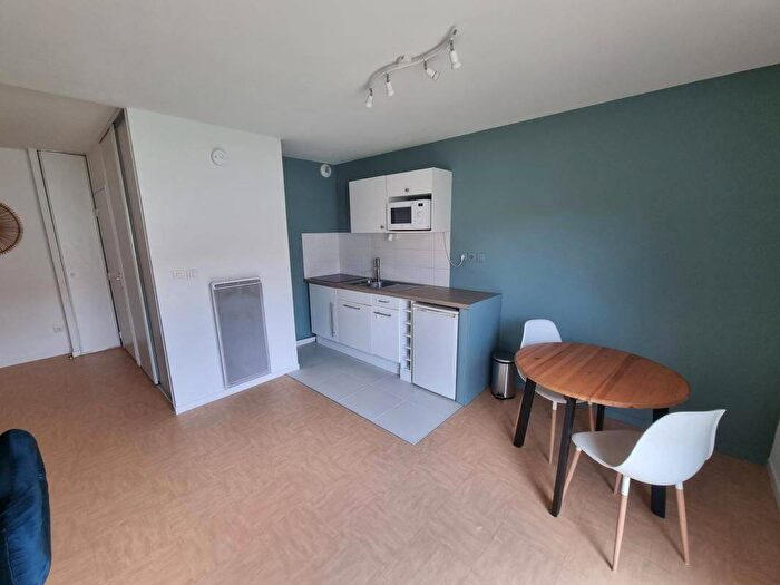 Appartement 2 pièces à Champlong, Saint-Genis-Laval, à louer