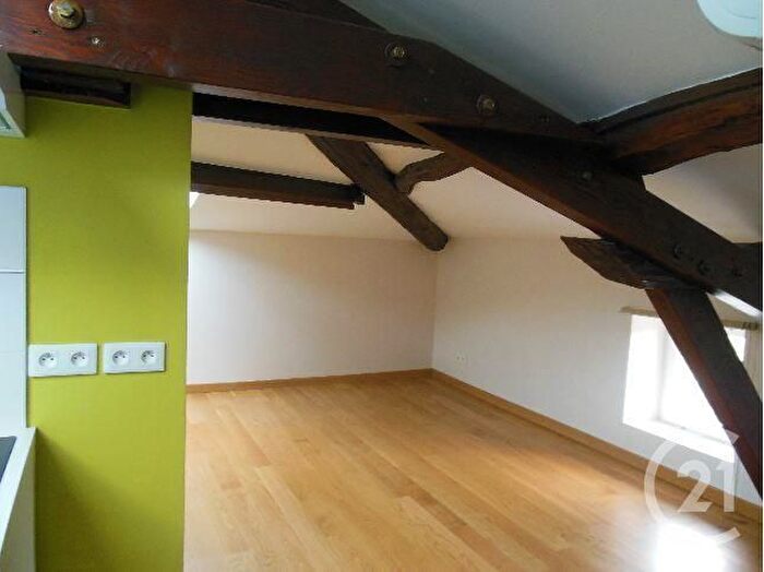 Soucieu-en-Jarrest : Appartement 1 pièce à louer