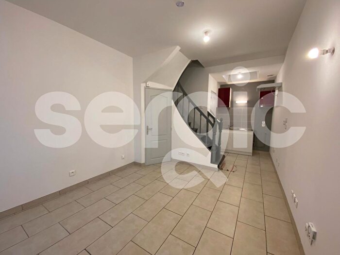 Maison à louer - Amiens, Saint-Germain les Halles - 3 pièces - 2 chambres