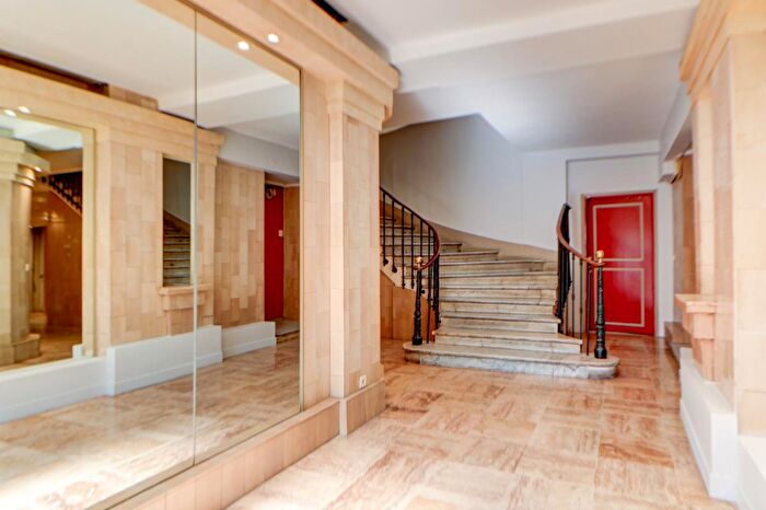 Appartement 1 pièce à Nice, Carré d'or, à vendre