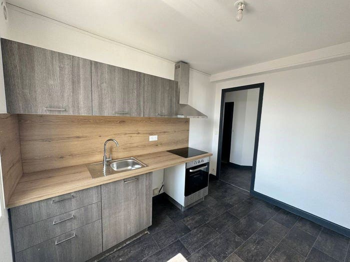 Centre Ville, Saint-Quentin : Appartement 3 pièces à louer