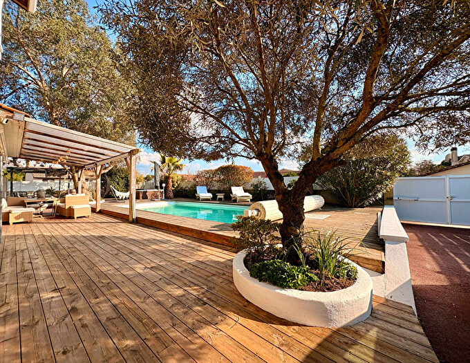 Maison à vendre - Gujan-Mestras, Gujan - 6 pièces - 5 chambres