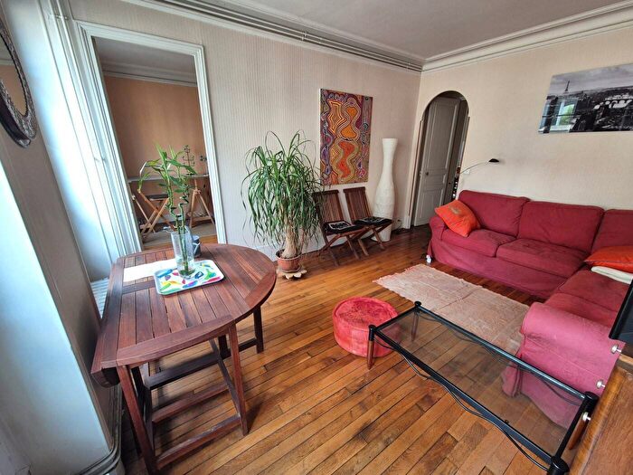 Goutte dOr-Château Rouge, Paris 18ème arrondissement - Appartement 2 pièces à louer