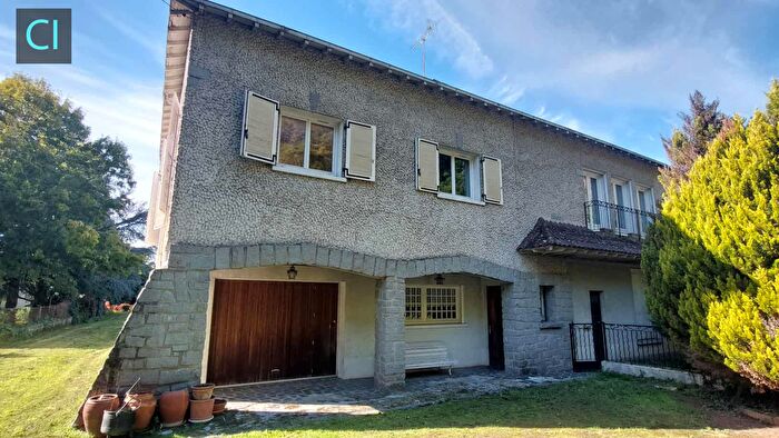 Maison à vendre - Confolens - 10 pièces - 4 chambres