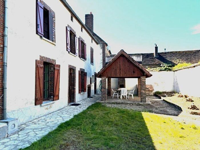 Arces-Dilo - Maison 9 pièces à vendre