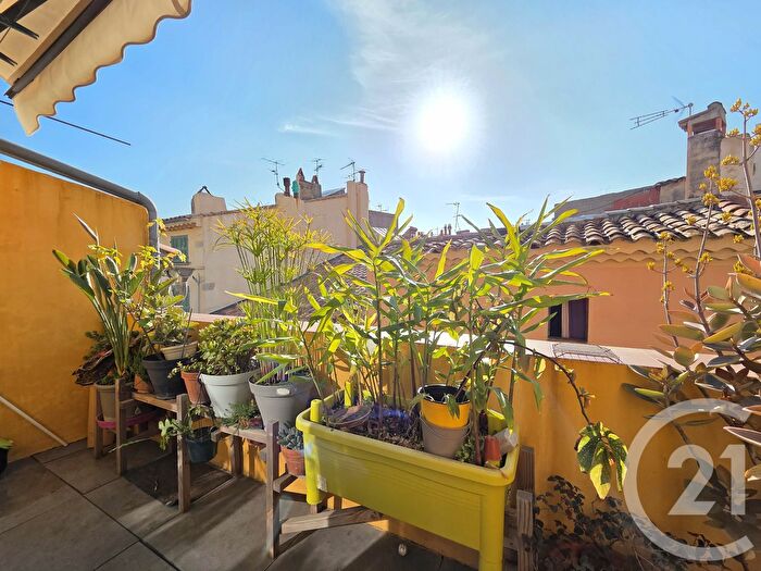 Appartement à vendre - Ollioules, Centre-ville - 4 pièces - 3 chambres