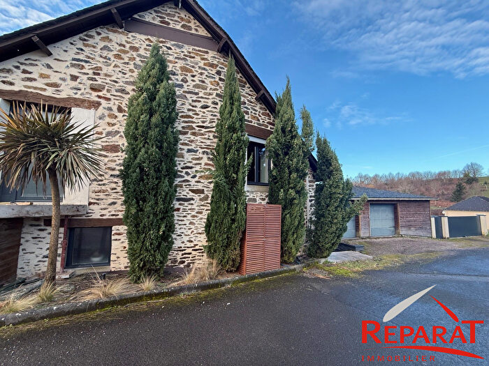 Maison à vendre - Saint-Hilaire-Peyroux - 6 pièces - 4 chambres